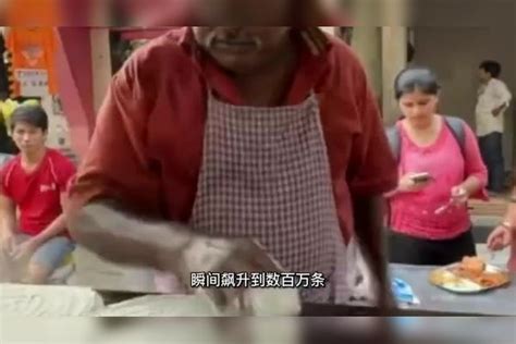 印度网红大叔，能同时摊五张饼，网友直呼惊呆了老铁！大叔老铁网友