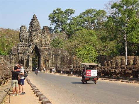 Angkor Thom Cité Royale Et Cœur Spirituel Dun Empire Disparu
