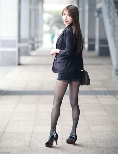 Pinterest モデル 写真 女性 ミニスカート 女性