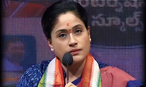 వరల్డ్ కప్ ఫైనల్ లో అలా ఉంటే ఫలితం వేరేలా ఉండేది విజయశాంతి