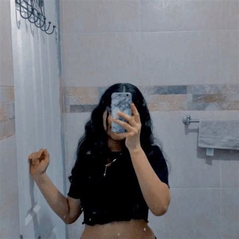 Nicolee Threads Say More