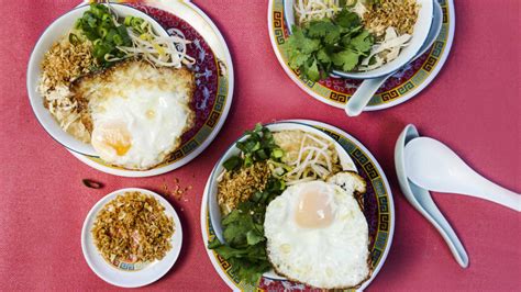 Congee Mit Hähnchen Und Ei