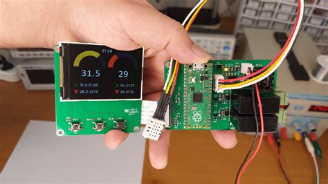 graphical temperature and humidity control unit using a raspberry pi pico