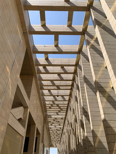 şanlıurfa 건물 건축 건축 설계 건축 특징 관광지 관념적인 구조 그리드 그림자 기둥 기하학적 남부 터키 대칭 도시 경관 도시 풍경 도시의