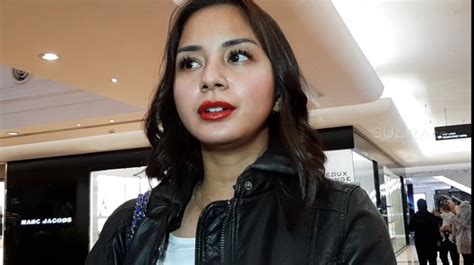 Kisah Seleb Indo Kirana Larasati Putus Dengan Bule Asal Inggris