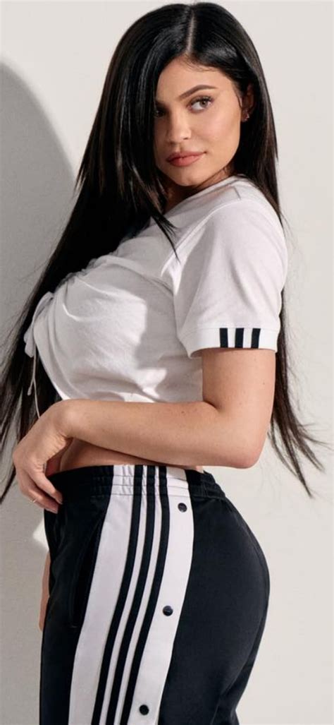 Kylie Jenner Phone Wallpapers Top Free Kylie Jenner Phone Backgrounds