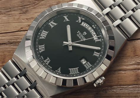 Review Tudor Royal