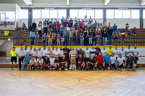 Vítor Azevedo Foi Homenageado Pelos Atletas E Dirigentes Do Andebol