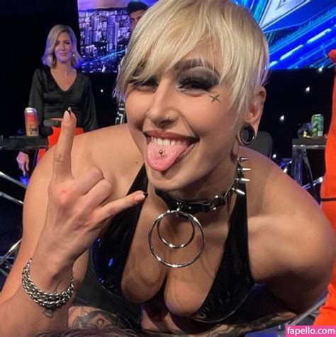Rhea Ripley Cleavage Spartanlegend