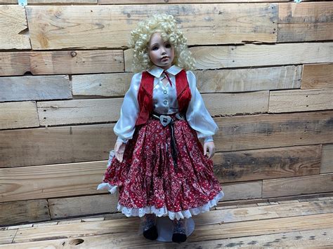 Lot 30 Donna Rubert 227 Of 2000 Porcelain Doll