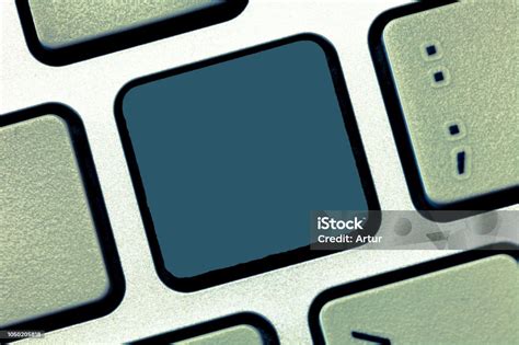 웹사이트 승진을 위한 디자인 비즈니스 컨셉 비즈니스 광고 배너 빈 소셜 미디어 광고 키보드 키 누르면 키패드 아이디어 컴퓨터 메시지를 만들려고 의도 0명에 대한 스톡 사진