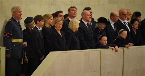 Des Membres De La Famille Royale James Le Vicomte Severn Lady Louise Windsor La Comtesse