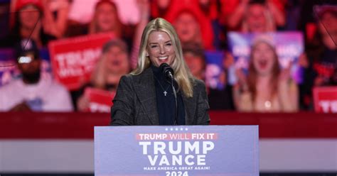 [속보] 트럼프 게이츠 낙마 새 법무장관에 ‘방탄 변호사 팸 본디 지명