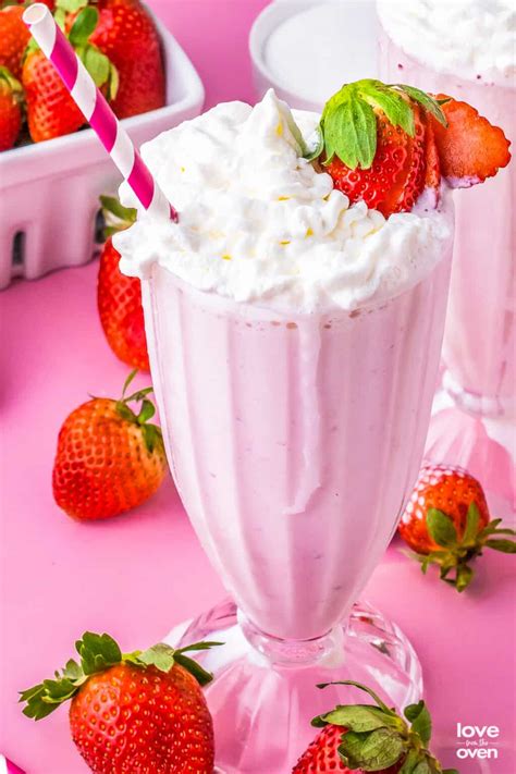 Making A Strawberry Milkshake In A Blender At Buford Bahena Blog