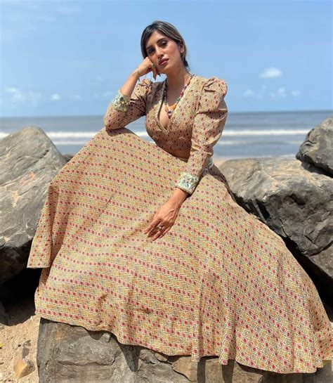 Akasa Singh Spectacular Outfits And Looks K4 Fashion