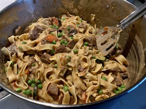 Stroganoff with leftover beef, green peas and beeeers! : r/drunkencookery