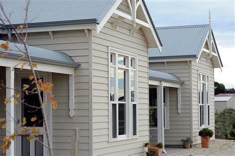 Weatherboard Cladding Bullnose Verandah And Windspray Colorbond Roofing House Exterior House
