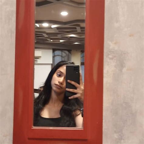 Harshika (@harshikaapervi) • Threads, Say more