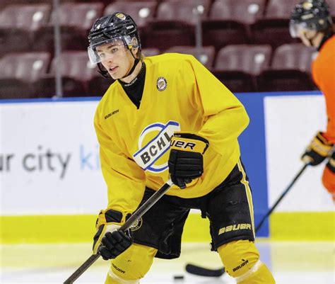 Rising Star Defenceman Hockley Bolts Grizzlies For Ncaa Victoria Times Colonist
