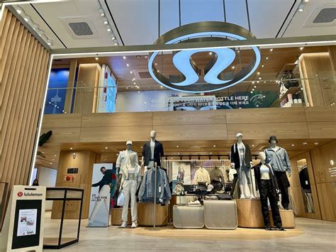 명동 룰루레몬 매장 룰루레몬 남자 룰루레몬 요가복 룰루레몬 일상복 In 2024 Lululemon Feeding