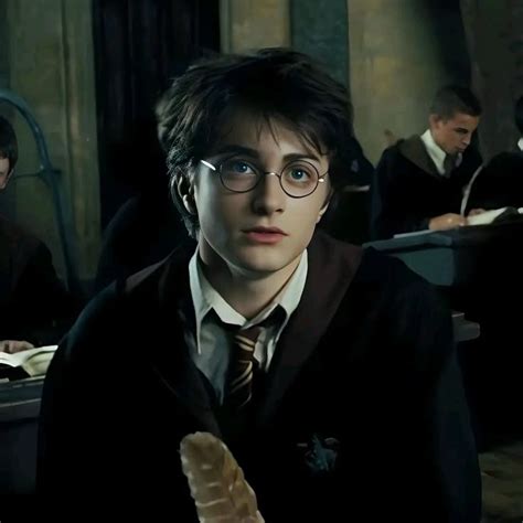 Pin By Marika Kassai On Harry Potter Tikok Kamraja Harry James Potter