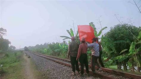 আনসারের লাল নিশানে দুর্ঘটনা থেকে রক্ষা পেল ট্রেন