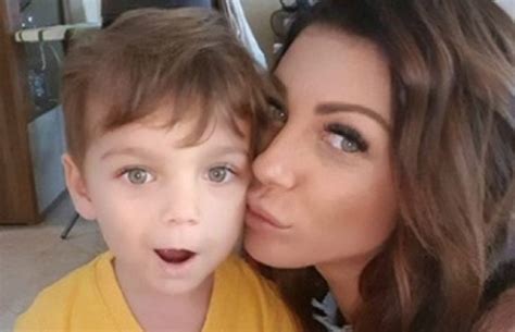 Синът на Емануела не познава дядо си Милионерът Динко Динев не иска да го погледне 365 Novini