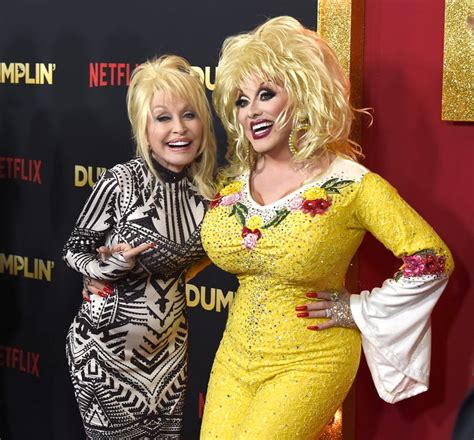 Dolly Parton With Drag Queen At Dumplin Premiere Ps Celebrity