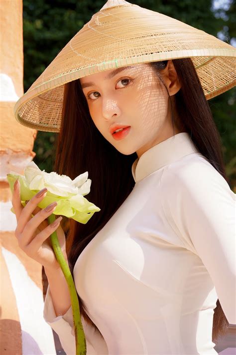 Tr Ng I H C N I Ti Ng Nhi U G I Xinh C N Ng Hoa Kh I Quy N R C N Y