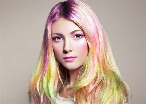 20 Most Flattering Hair Colors For Ladies With Green Eyes In 2026