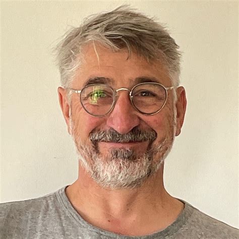 Robert Mende Geschäftsführer Inhaber Designerdock Hamburg Xing