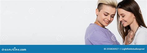 Pareja De Lesbianas Bonitas Y De Moda Con Imagen De Archivo Imagen De