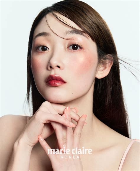 이유미 얼굴에 싱그러운 봄이 왔나 화보