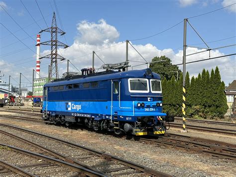 Čd Cargo Obléklo Plecháč Do červené Barvy Celkem Jich Má Už 15