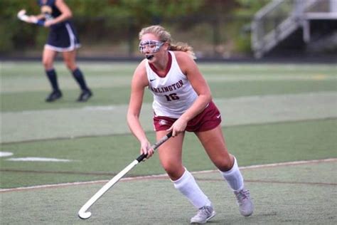 გოგონები გამოსაშვებ საღამოზე ერთი და იგივე ლურჯ კაბას იცვამენ მიზეზი