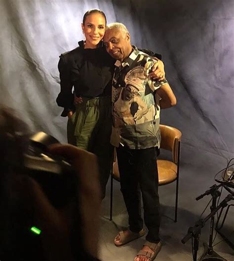 Nossa Cantora Sendo Entrevistada Teleguiados Da Veveta