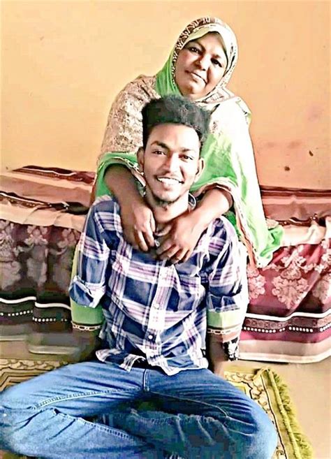 فقد ذراعيه بسبب صعقة كهربائية قصة شاب سوداني تعايش مع إعاقته وألهم