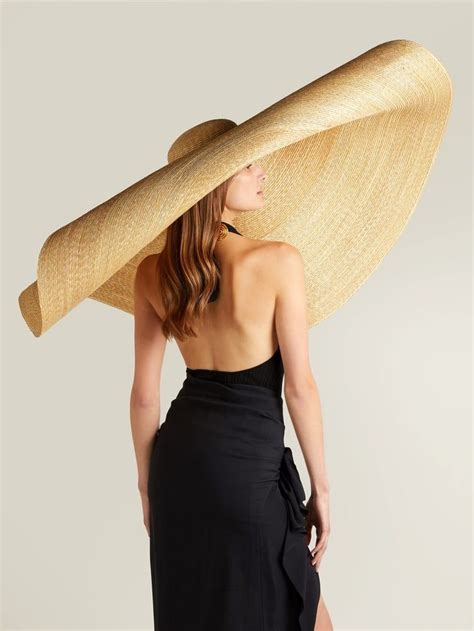 Emma Wore This Oversize Sun Hat By Jacquemus Hat Fashion Sun Hats