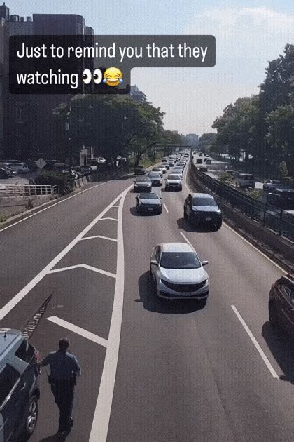 딸랑이의 세상만사 끼어드는 자동차를 단속하는 경찰