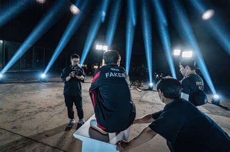 Faker In Opening Tease Cool Standing Pose Like The Statue And Also Faker R Pedropeepos