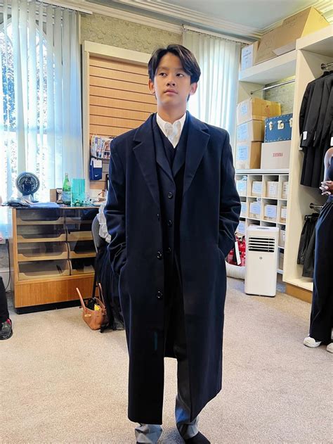 นาเดีย เผยภาพลูกชาย น้องนพ ไปเรียนต่อที่อังกฤษ ชุดยูนิฟอร์มสมฐานะโรงเรียนดัง