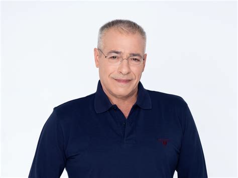 Σαββατοκύριακο με τον Μάνεση Ο Νίκος Μάνεσης έκανε πρεμιέρα για τη νέα