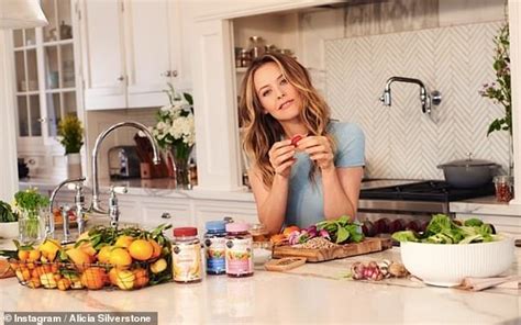 Alicia Silverstone Shows Off Her Vegan Fridge Daily Mail Online