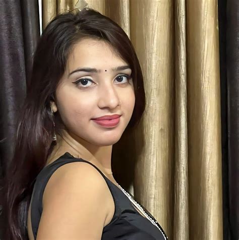 Simran Yadav Viral Creator On Reels