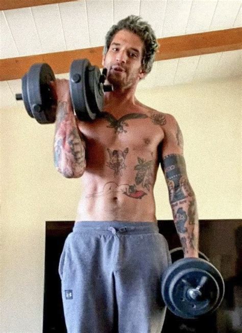 Tyler Posey Rshirtlesscelebmen