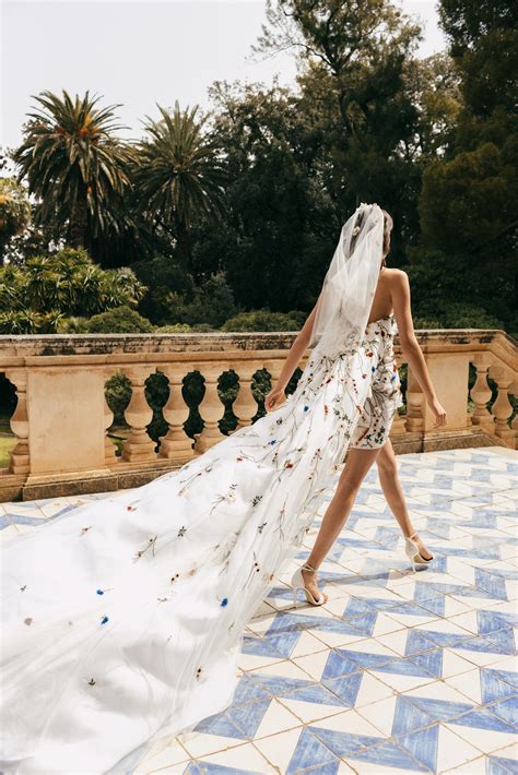 Monique Lhuillier Bridal Spring 2023 [photos]