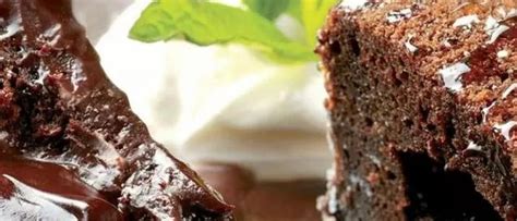 Гръцка шоколадова торта се сервира с кисело мляко Любопитно — Новини Стандарт Dairy Free