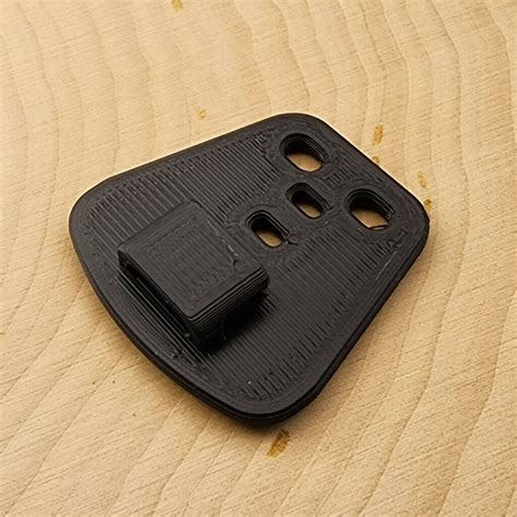 Tail Mount Midnight Falconry