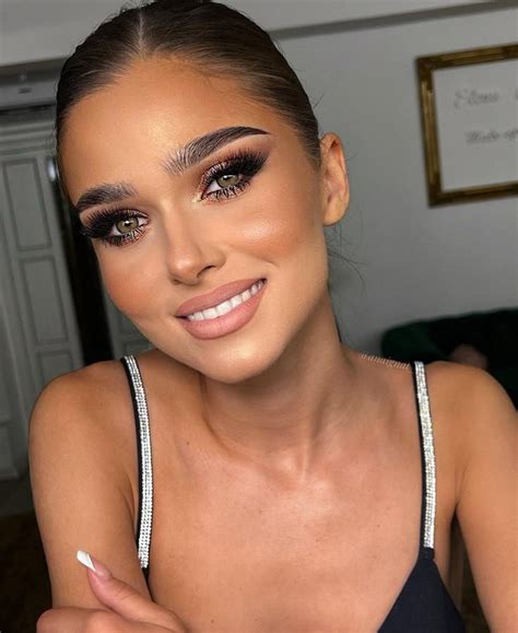 Pin By Joanna Carlisle On Makeup Prom Eye Makeup Eye Makeup Dark