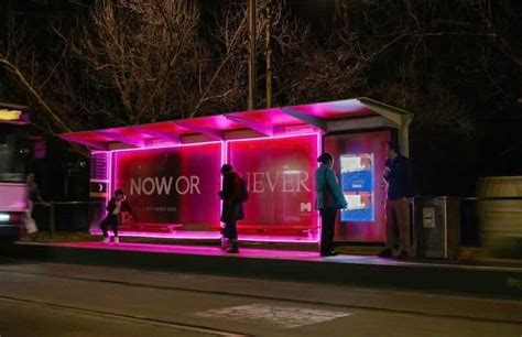 버스쉘터의 변신은 무죄 그 두번째 이야기